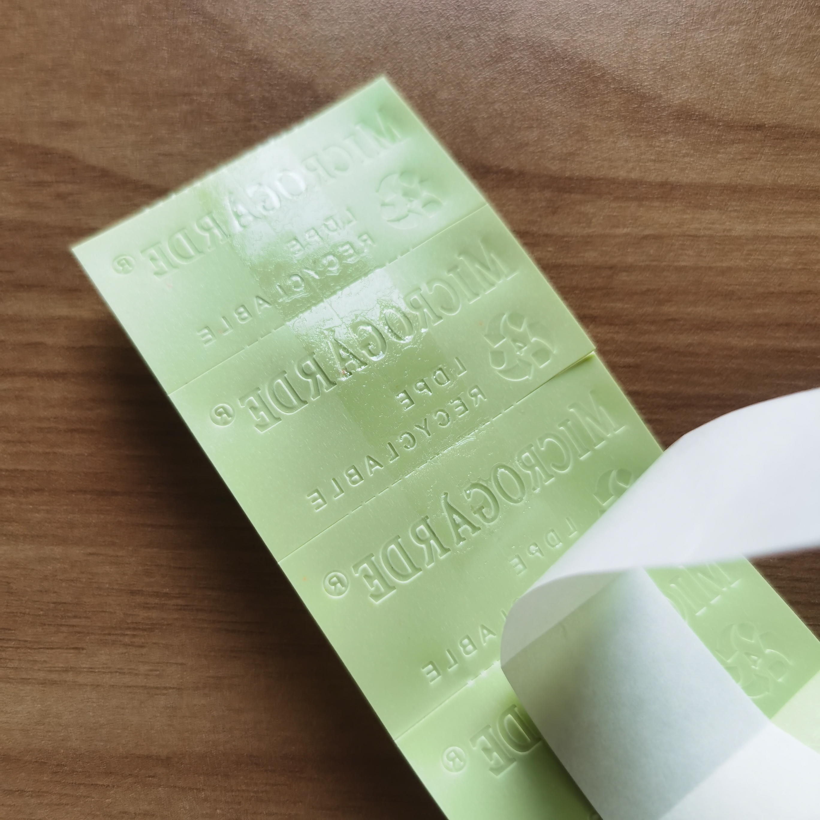 Microgarde Green Colours Anti-mold Chips for Shoes Packing from China ...